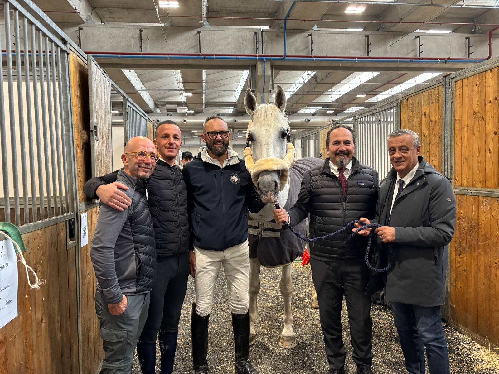 Il presidente Andrea Rocchi a Fieracavalli con i cavalli Lipizzani del ...